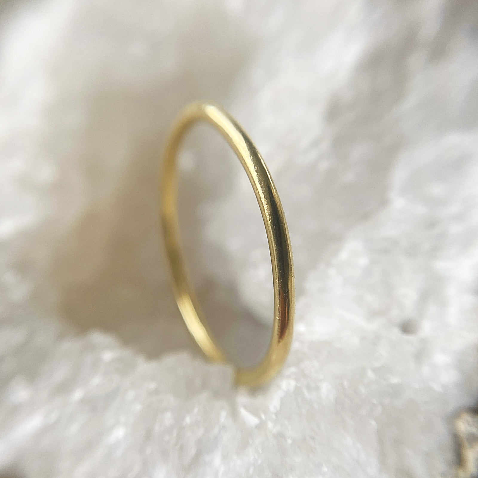 Slim gold band – Sorrel Bay