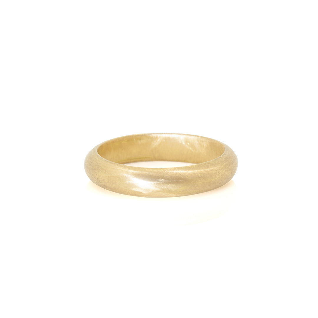 ROUNDED GOLD WEDDING BAND – Sorrel Bay